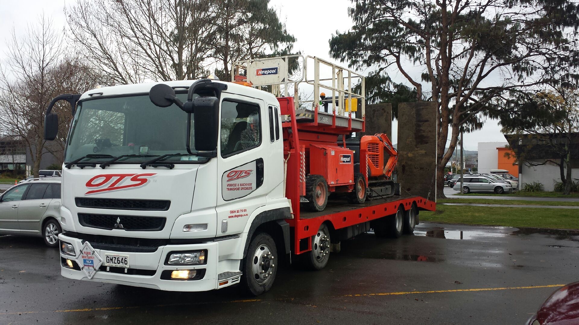 Forklift & Scissor Lift Transport | OTS Group